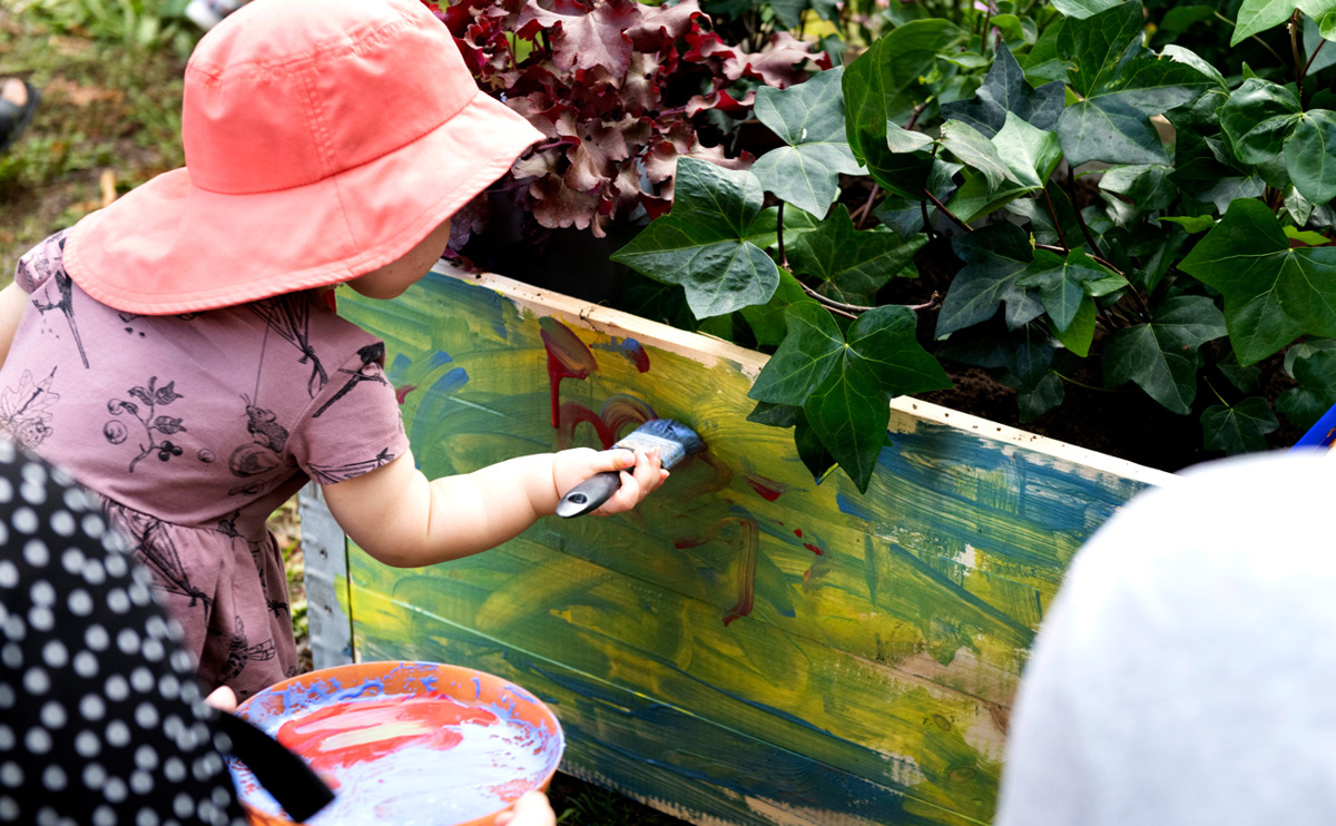 Larun lasten Taiteiden yö: ”Lapsilla oli sormet kirjaimellisesti ...