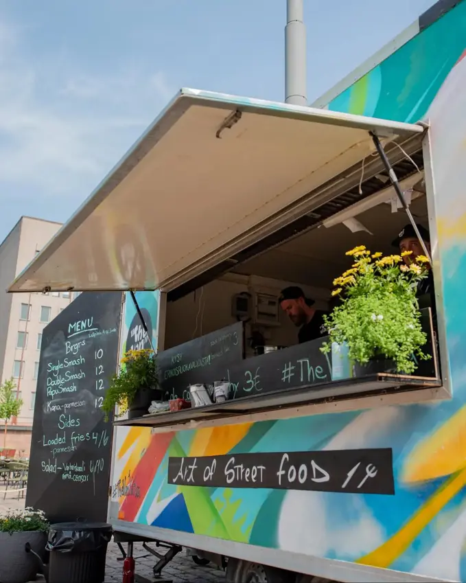 Street Food Factoryssa tehdään burgereita fine diningin periaatteilla ...